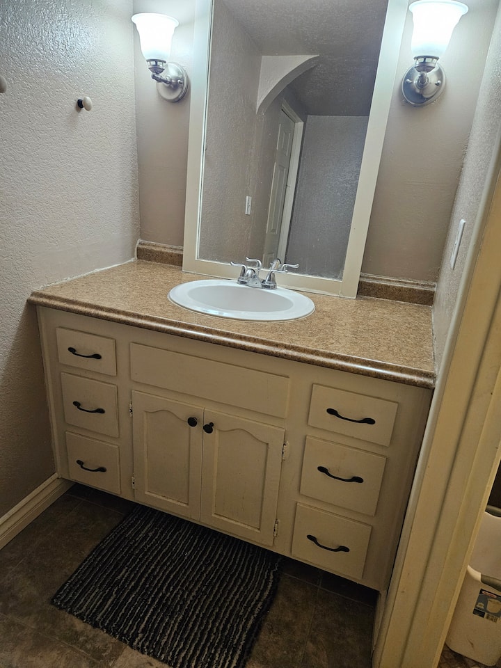 Studio Apartment Attached To House. - Las Vegas, NV