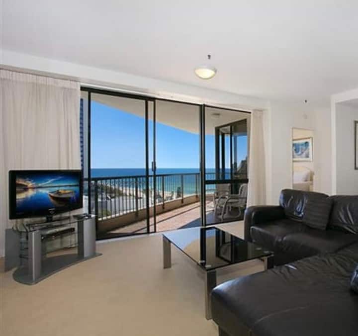 Oceanfront Apartment – Heart Of Surfers Paradise - Surfers Paradise