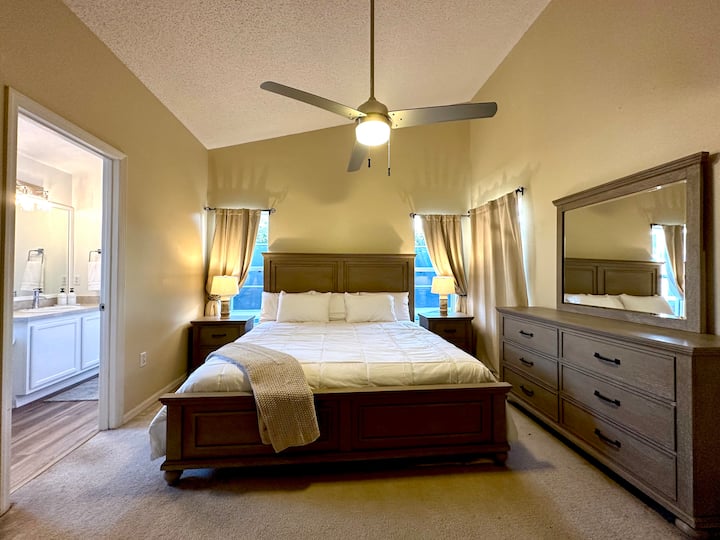 Sunny Palm Retreat - Davenport, FL