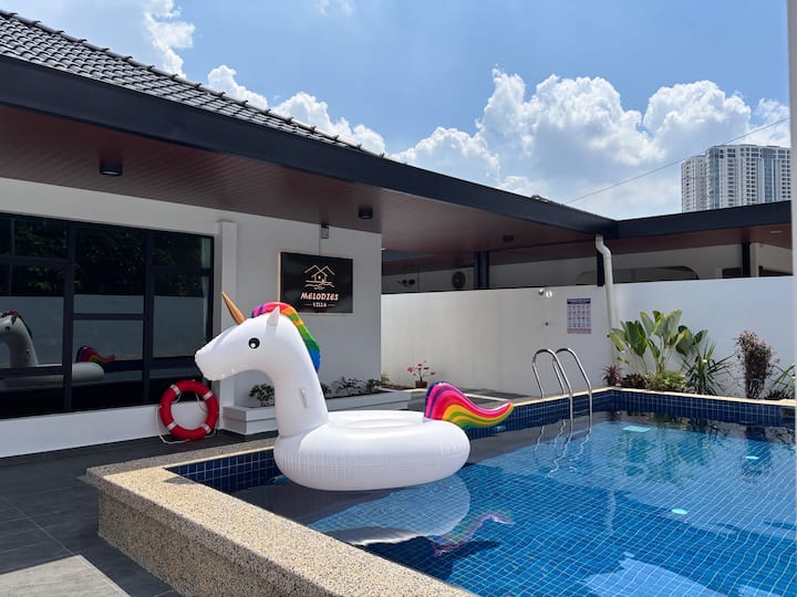 Melodies Villa•19pax•karaoke•pool•jb Town•5min Ksl - Johor Bahru