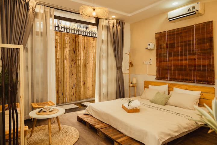 Hideout Studio In Saigon Nightlife, Near Ben Thanh - Ho Chi Minh-staden