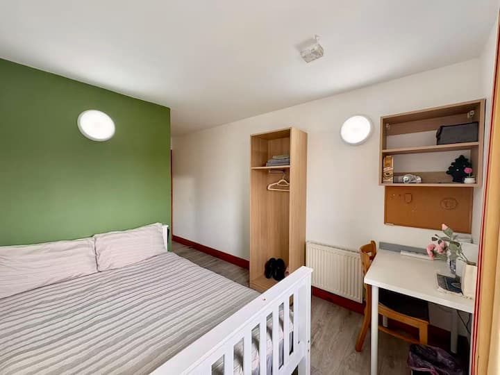 Dual Room 1 - Cork (Ireland)