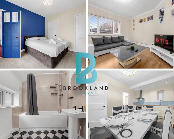 Convenient 2br House W/ Free Street Parking - Oldham