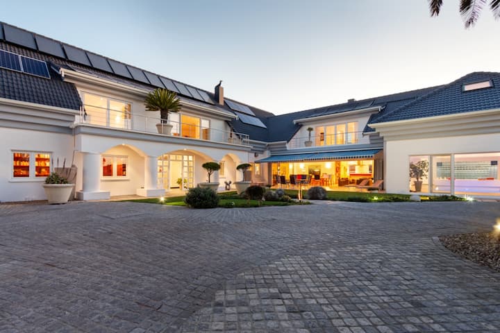 Atlantic Views Luxury West Coast Villa - Yzerfontein