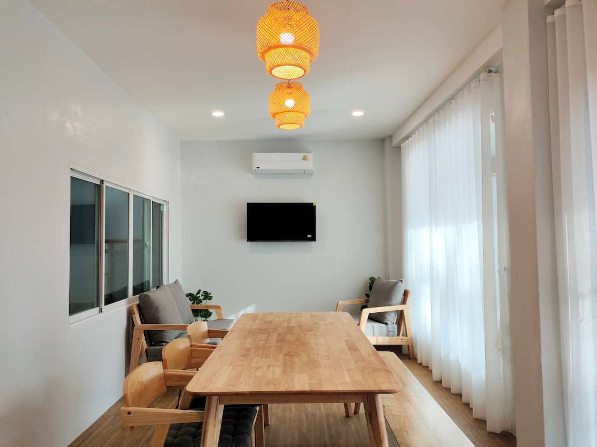 Aqua Beach House - Airbnb