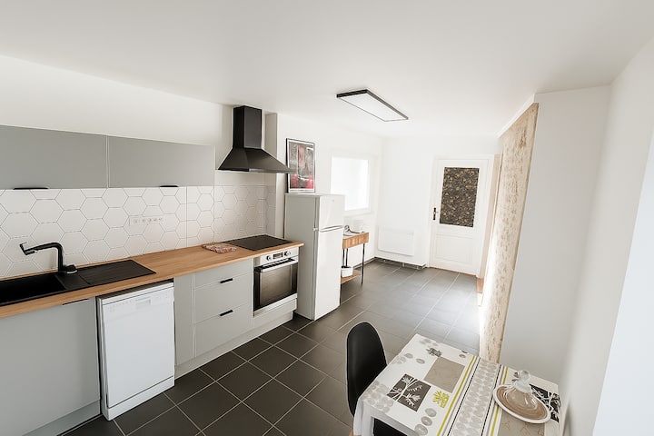 Petite Maison Pleine De Douceur à 2 Pas De Cognac - Cognac