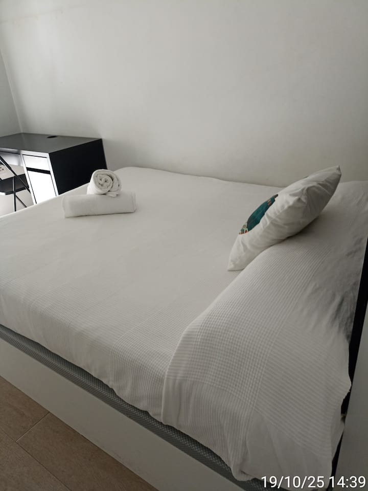 Luminoso Y Amplio Piso En Bami-1 - Dos Hermanas