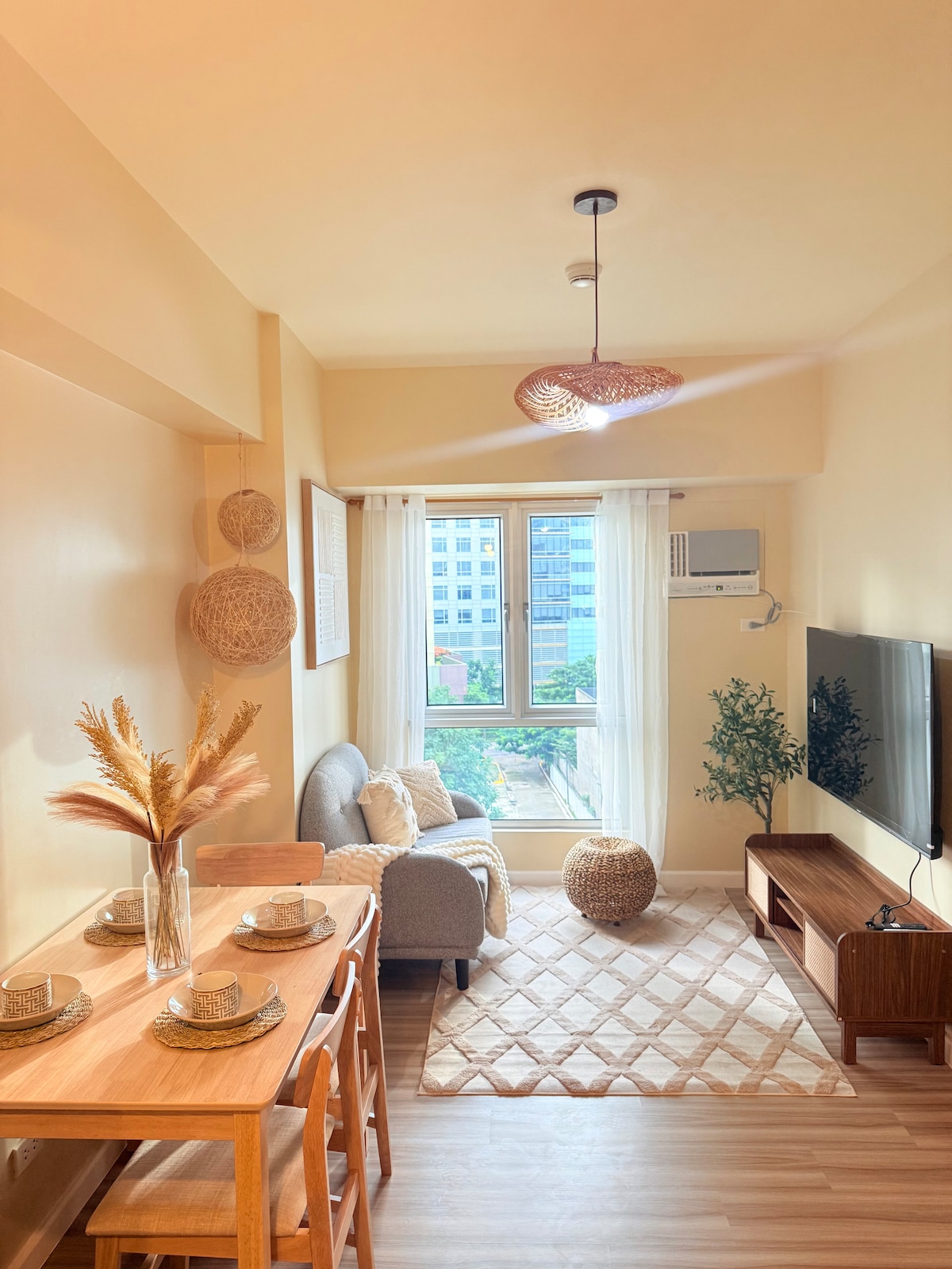 2 Bedroom unit-3rd Floor, Avida Riala T5, IT Park - Towers for Rent in ...