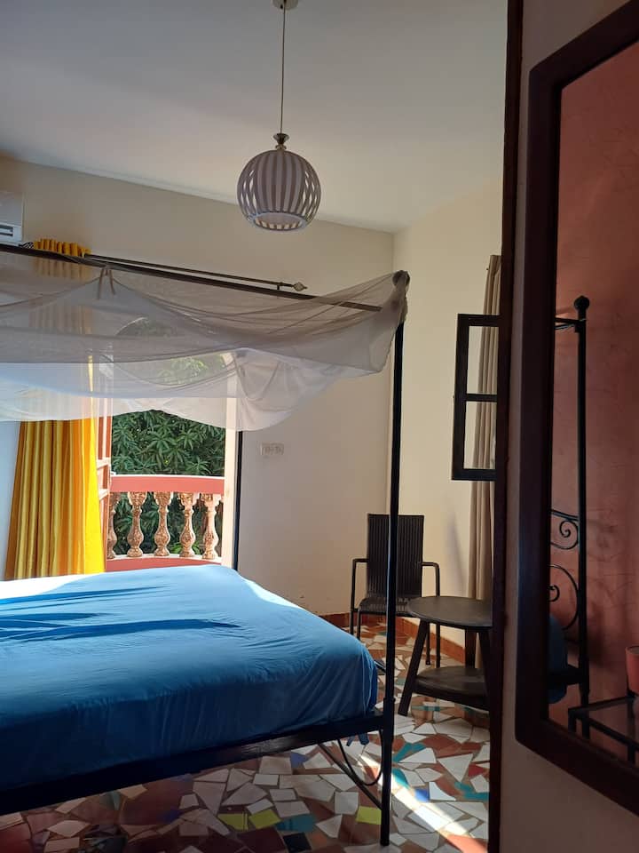 Chambre Climatisée, Piscine, Proche Plage. - Senegal