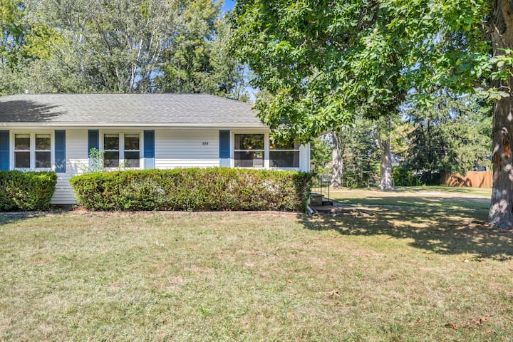 King Beds | Fenced | Sleeps 8+ | Bw & Cle - Berea, OH