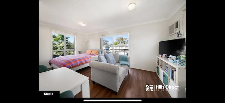 Independent Studio Right Next To Stanhope Village - Blacktown