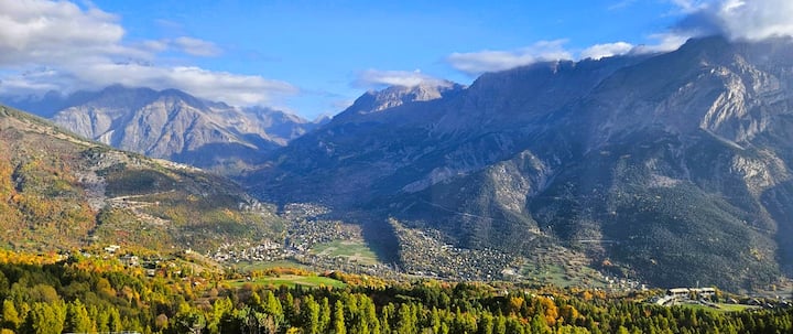Le Havre De La Splendide Vue Des Montagnes - Puy-Saint-Vincent