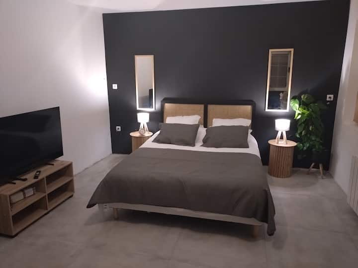 Sublime Maison Design Rénovée 5 Chambres - Petite-Forêt