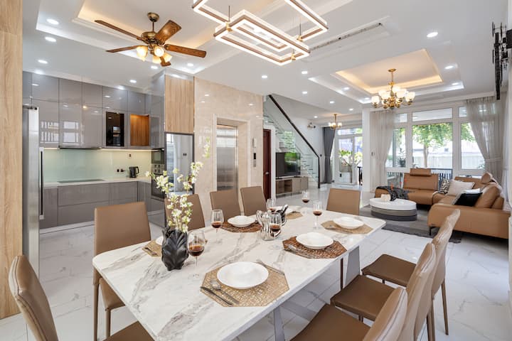 Truestay Escape | Ktv/billiards/bbq In Central D2 - Ho Chi Minh