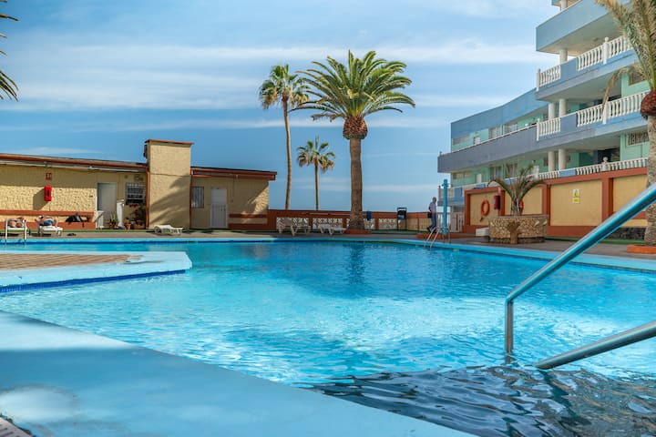 Bright And Cosy · 2 Pools · Beach 3 Minutes Away - Candelaria, España