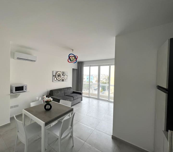 Cozy And Bright Entire Apartment - Malta