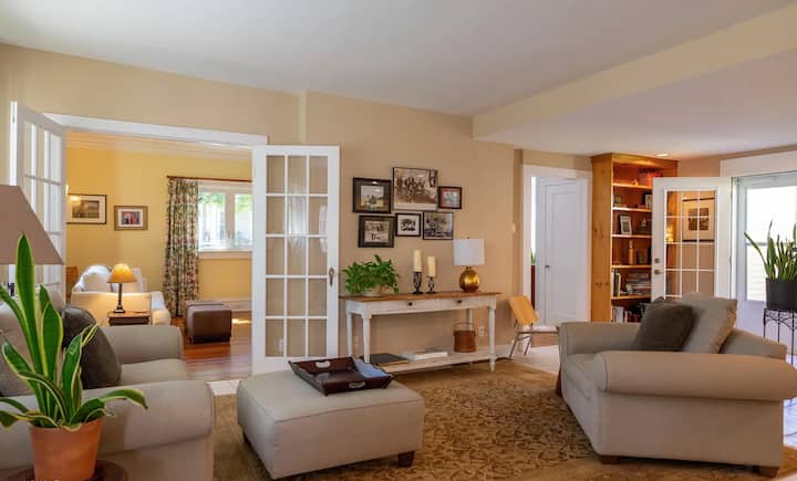 Saratoga Exacta:
(Location) Walk To Town & Track - Saratoga Springs, NY