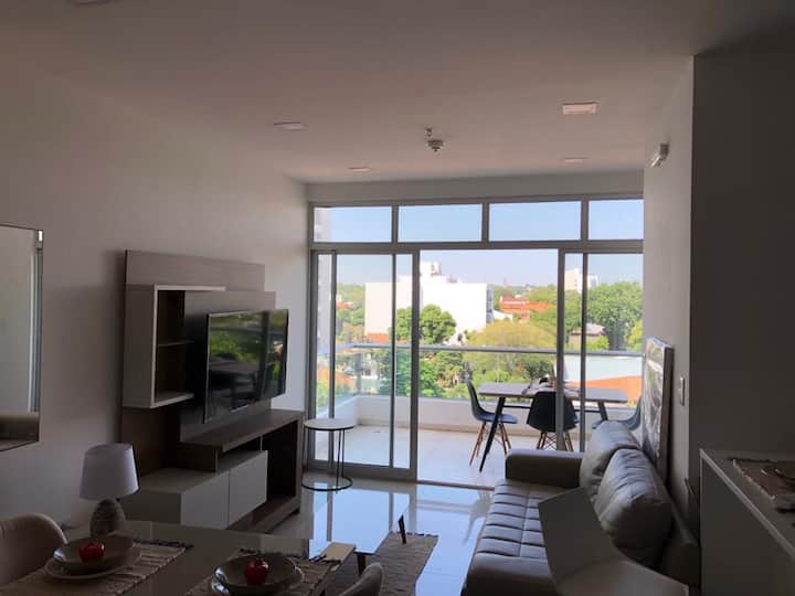 Amplio Dpto. En Barrio Recoleta-shopping Mariscal - Paraguay