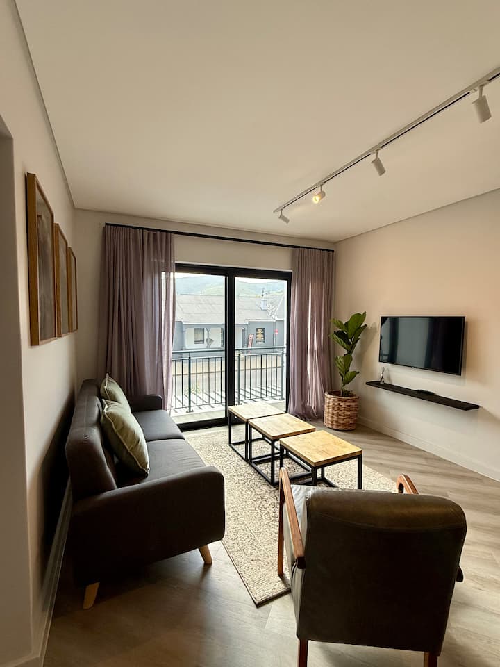 Centrally Located Apartment In Brand New Complex. - Paarl