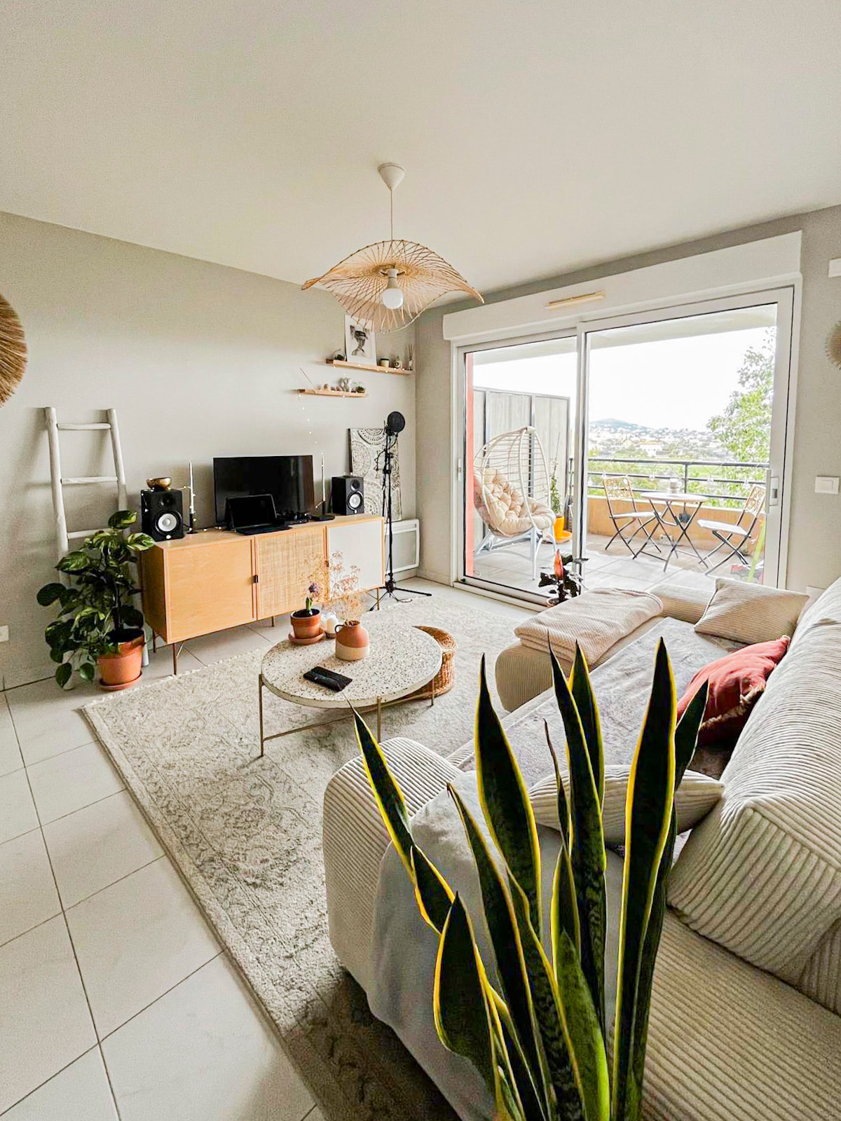 Elegant apartment - parking, view, Wi-Fi, 2 people - Flats for Rent in ...