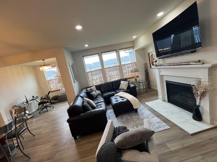 Kensington Kickback | Easy Freeway Access - Birch Lake, Green Oak