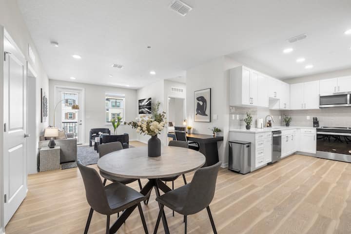 Luxury Beach Paradise - Pool, Gym, Free Parking - Largo