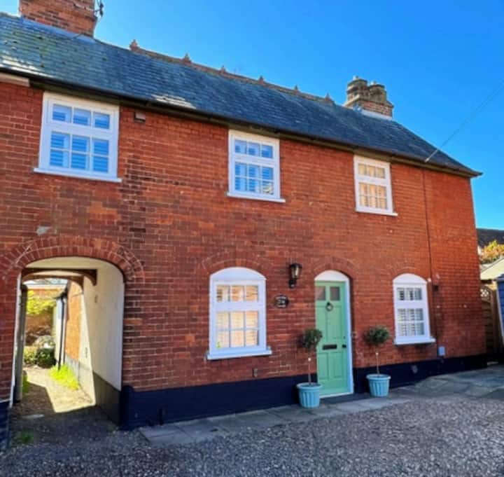 Luxury Cottage, Pet Friendly Free Parking & Wi-fi. - Beccles