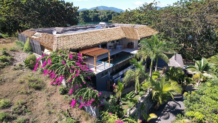 Villa Très Confortable, Vue Sur Colline Et Mer. - Madagascar