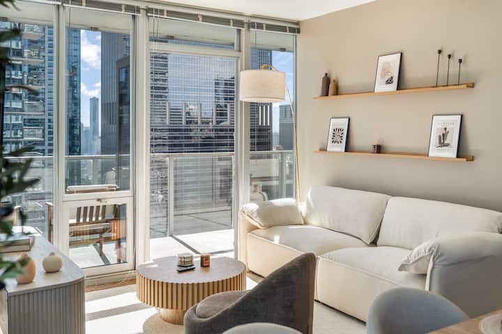 The Atlas Highrise® - Luxury 2br W/ Gym, W+d, Pool - Chicago, IL