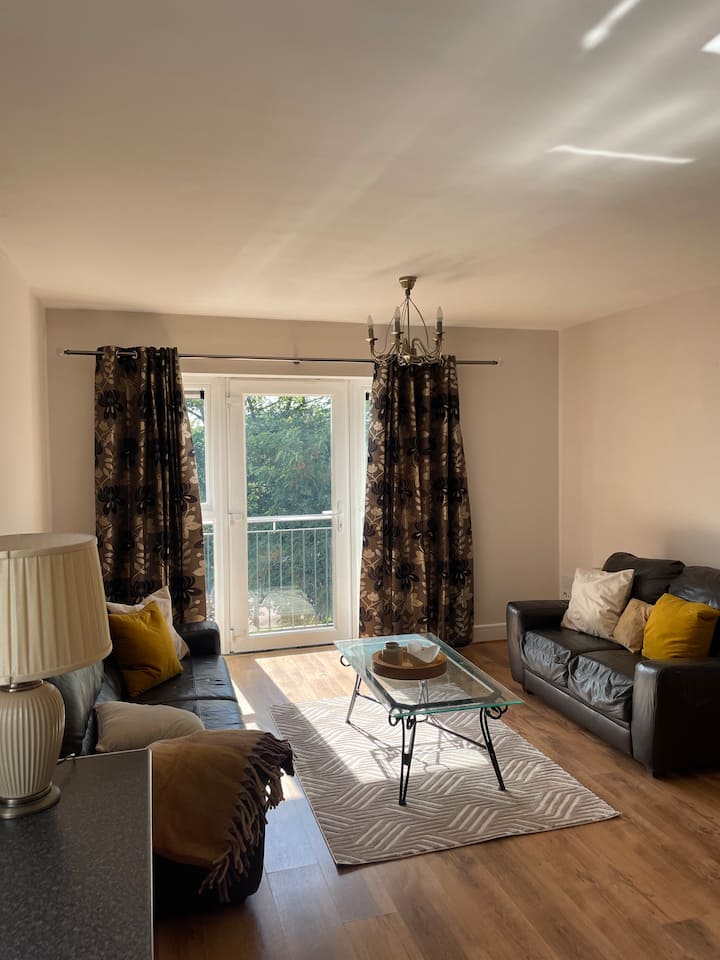 Spacious Top Floor Apartment - Cork