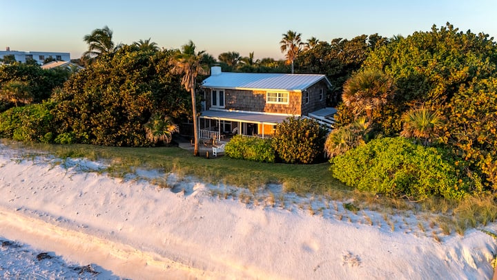 Beachfront 1950s Gem With Stunning Ocean Views - Vero Beach, FL