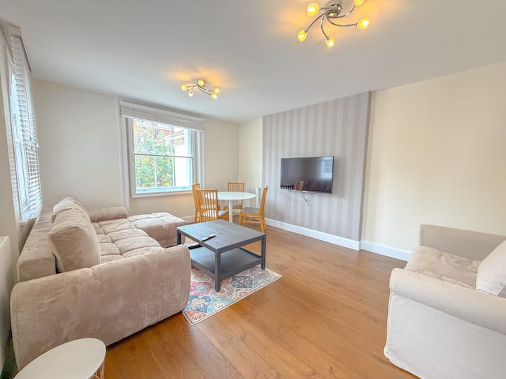 Kensington Gem | Prime Location 1bed Flat - London