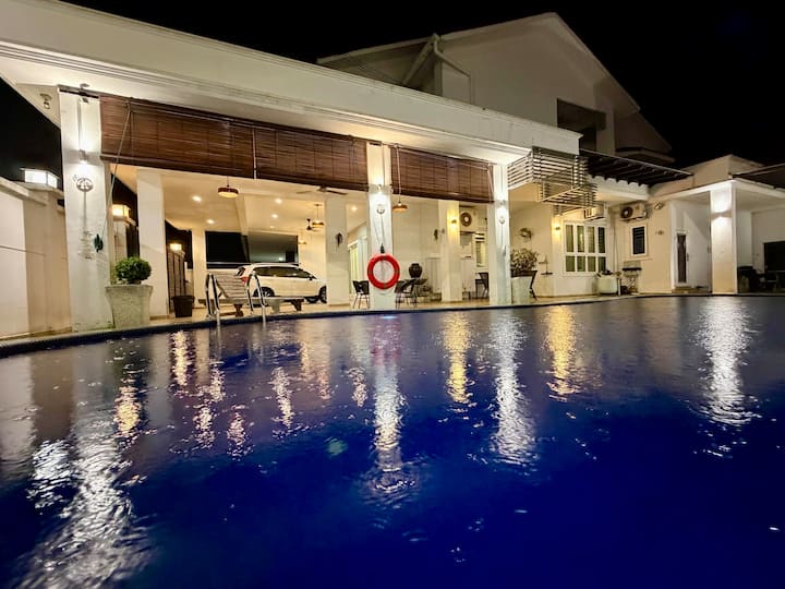 Botani Pool Villa 5r4b 14pax | Karaoke | Bbq 4car - Gopeng
