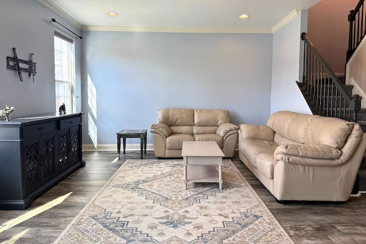 Allentown 3br Home • Family Friendly With Parking - Bethlehem, PA