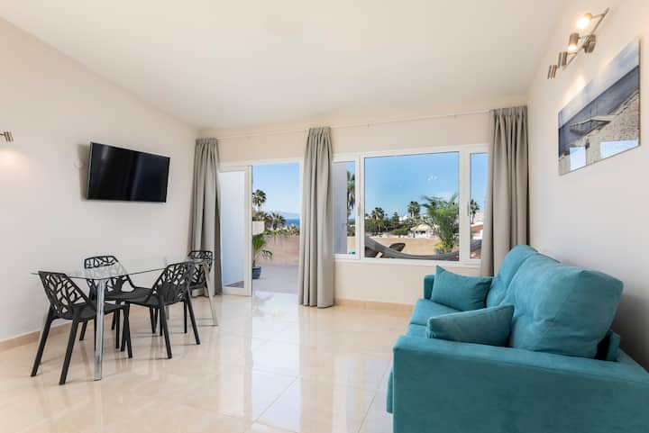 Sunny 1br Bungalow | Big Balcony & Ocean Views - Adeje
