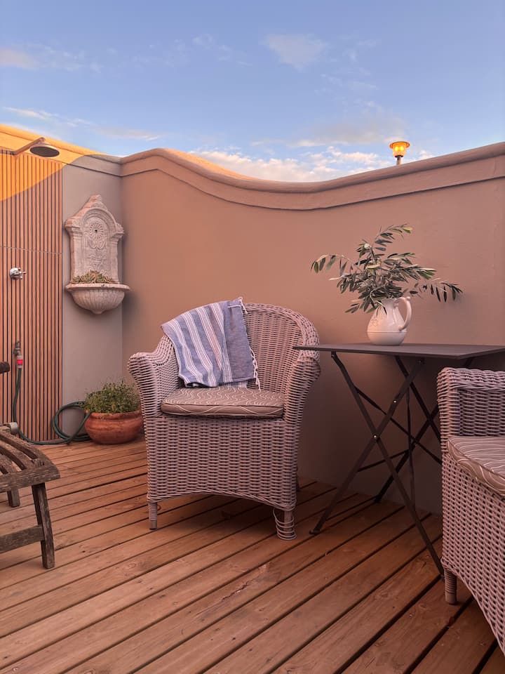 Walk To Beach/private Patio /Quiet Studio For 2 - Somerset West