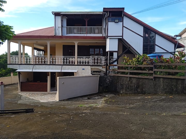 Spacieuse Maison Familiale Avec Grande Terrasse - Guadeloupe