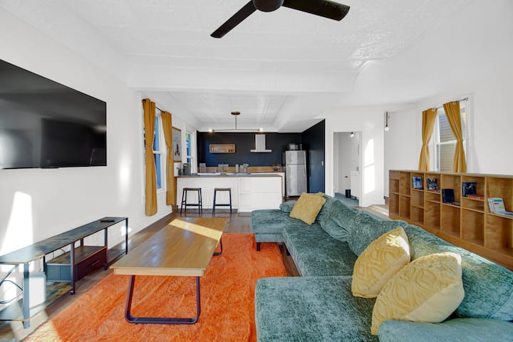 Pilsen Sweet Life - Near Downtown - Mccormick - Fuller Park - Chicago