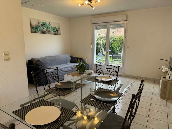 Gite
 Dans Un éCrin De Verdure, Vignoble Jurassien - Château-Chalon