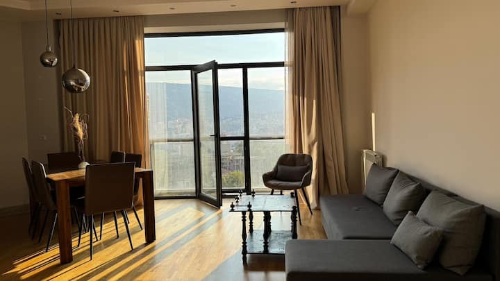 Modern & Sunny 2br Avlabari Apartment With Balcony - Tbilisi