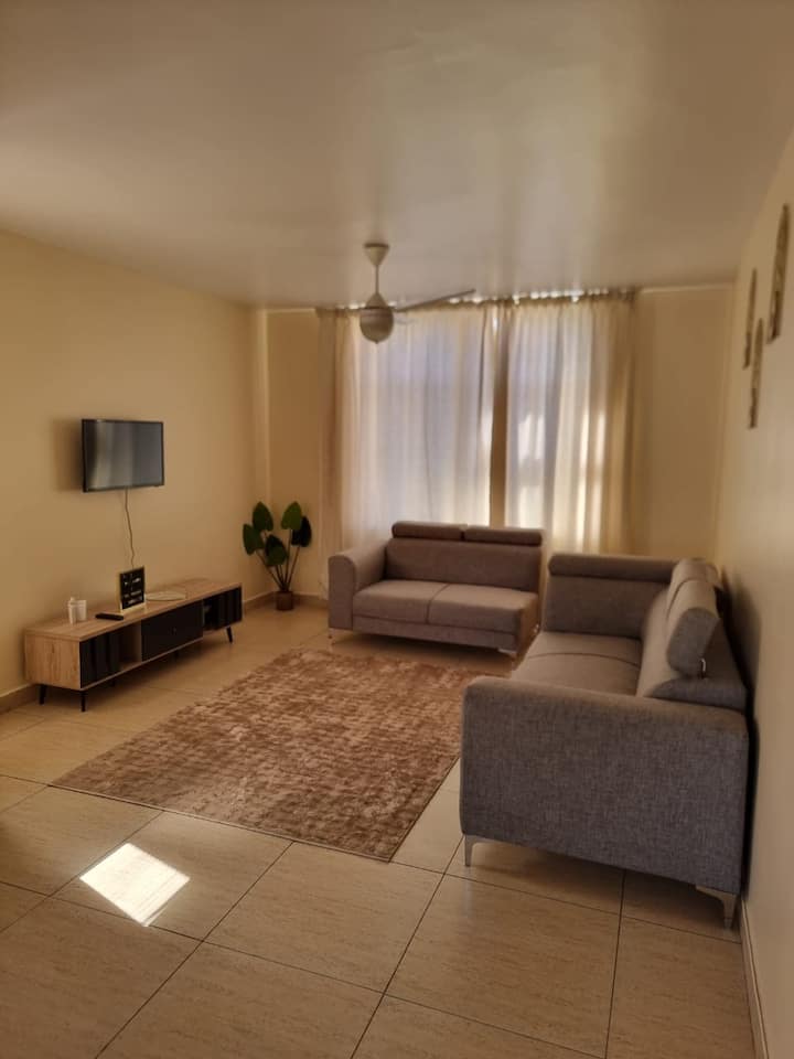 North Beach Apartment | Walk To Beach & Suncoast - Durban