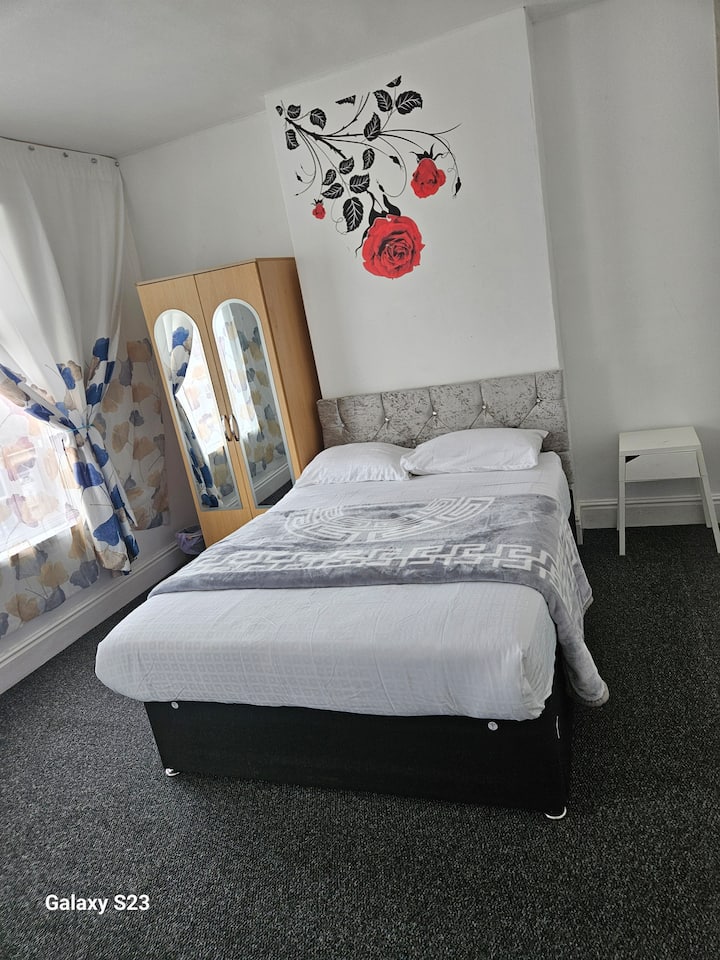 Short Breaks - イギリス ダービー