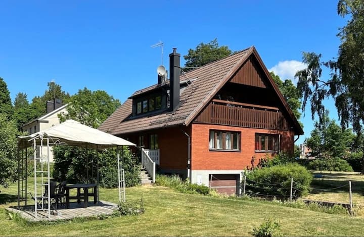 Fint Hus Med Stor Tomt - Hallstavik