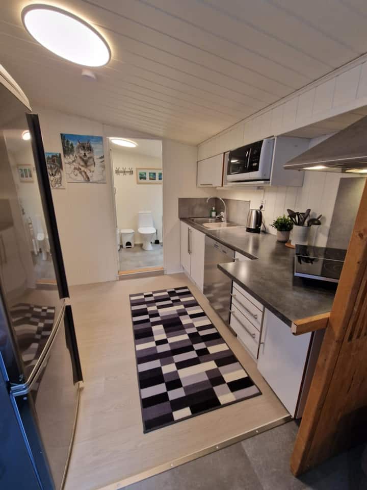 Koselig Tromsø-hytte Med Spikkelteltopplevelse. - Tromsø