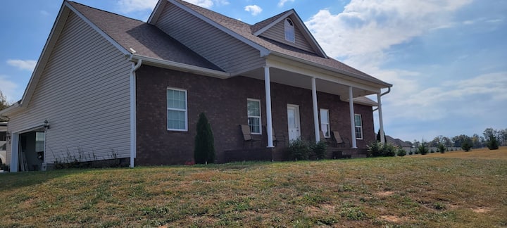 Home Away From Home In Greenback - Maryville, TN