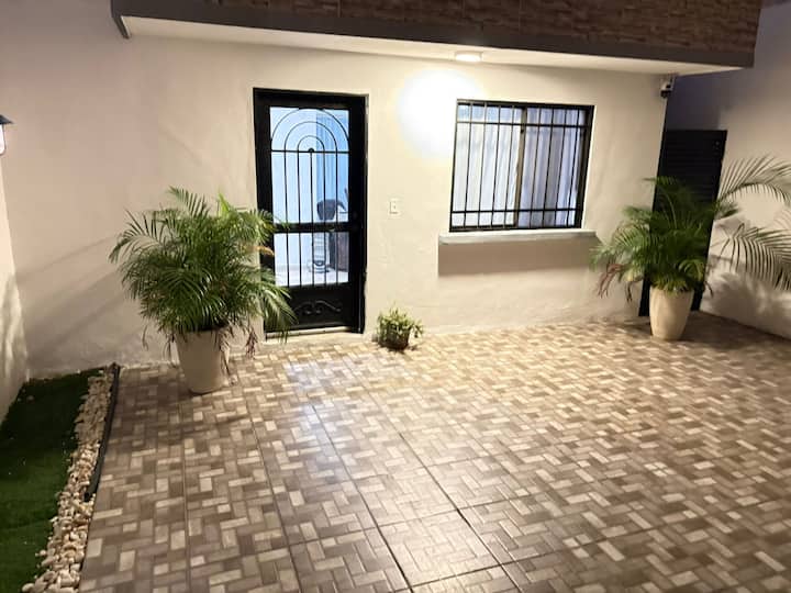 Casa Luz,
Para Descansar Y Sentirte En Tu Hogar - Guadalupe, Mexico