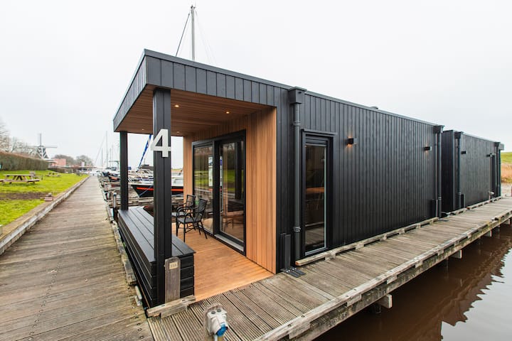 Tiny Boat House #4 - Groningen