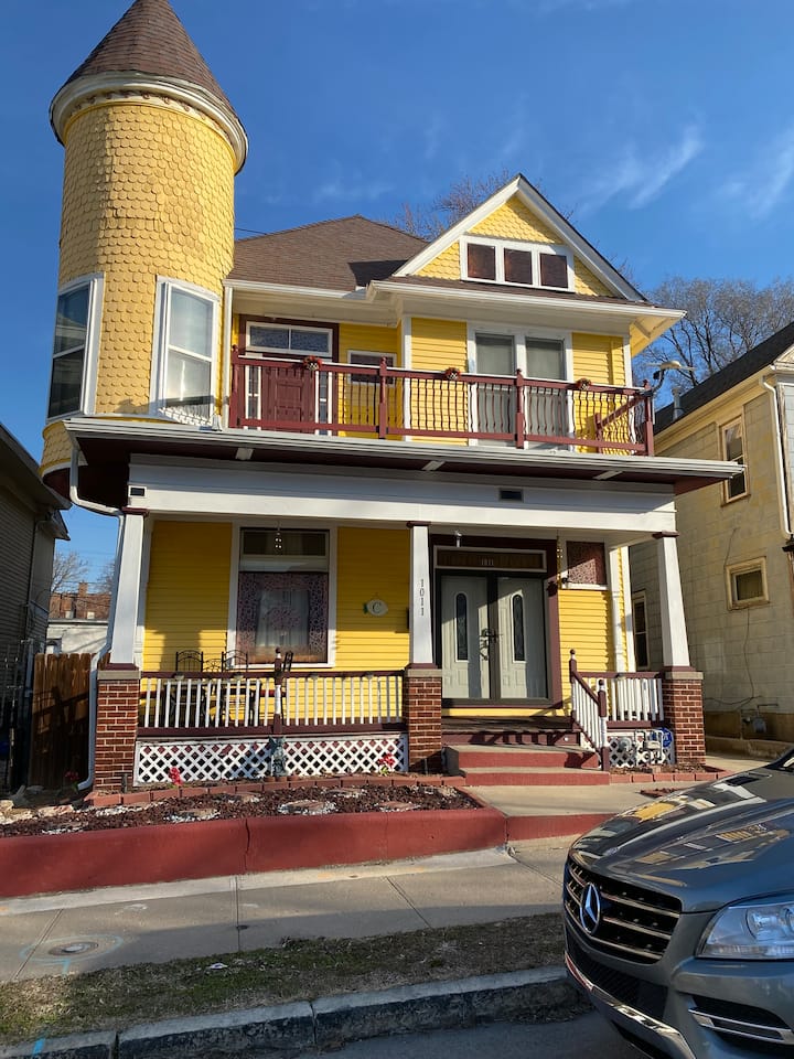 Mrs. C's Little Castle - Saint Joseph, MO