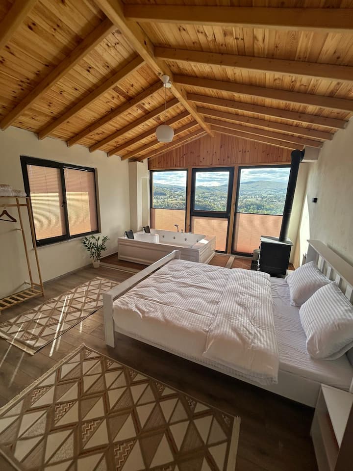 Doğanın Kalbinde Villa Konseptli, Jakuzili Taş Ev - Atakum