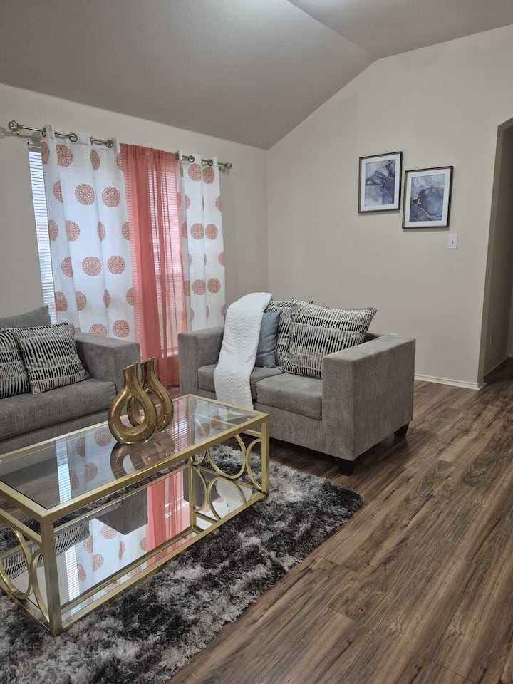 Family Friendly - Arlington, TX